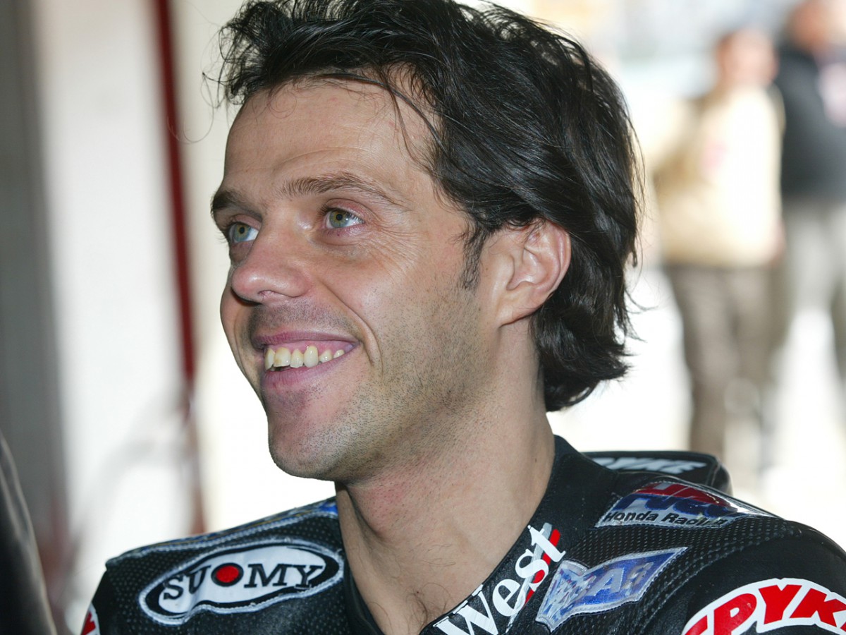 Loris Capirossi keeping tabs on the 4 strokes | MotoGP™
