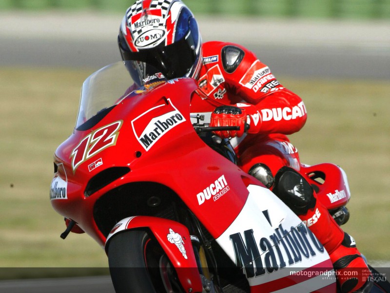 Final MotoGP action of 2003 concludes at Valencia | MotoGP™