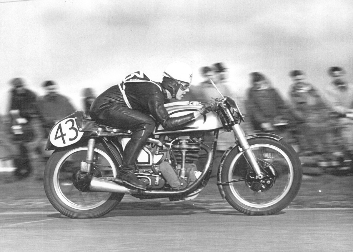 Racing legend Geoff Duke OBE passes away aged 92 | MotoGP™