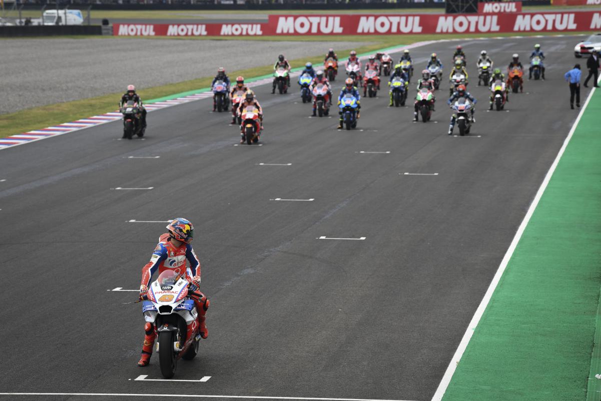 Image of the starting grid from motogp.com banner page : r/motogp